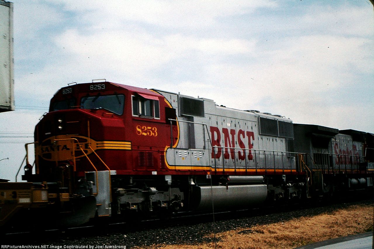 BNSF 8253